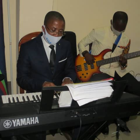 De nouveaux instruments de musique pour le Chœur National du Togo ...